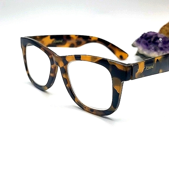 Betsey Johnson | Accessories | Betsey Johnson Lisa Reader | Poshmark